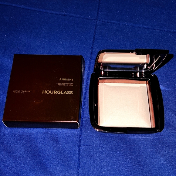 Hourglass | Makeup | New Hourglass Diffused Light Lightning Powder ...